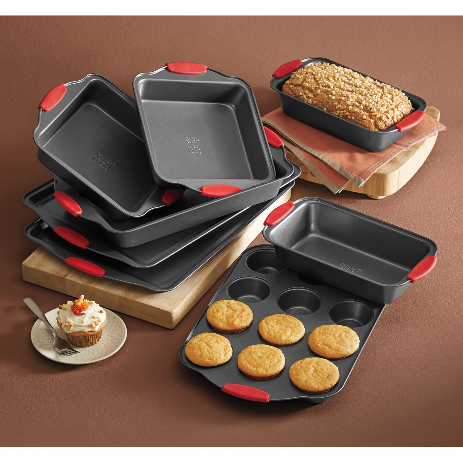 Chef Tested 8-Piece Bakeware Set with Silicone Handles | Swiss Colony