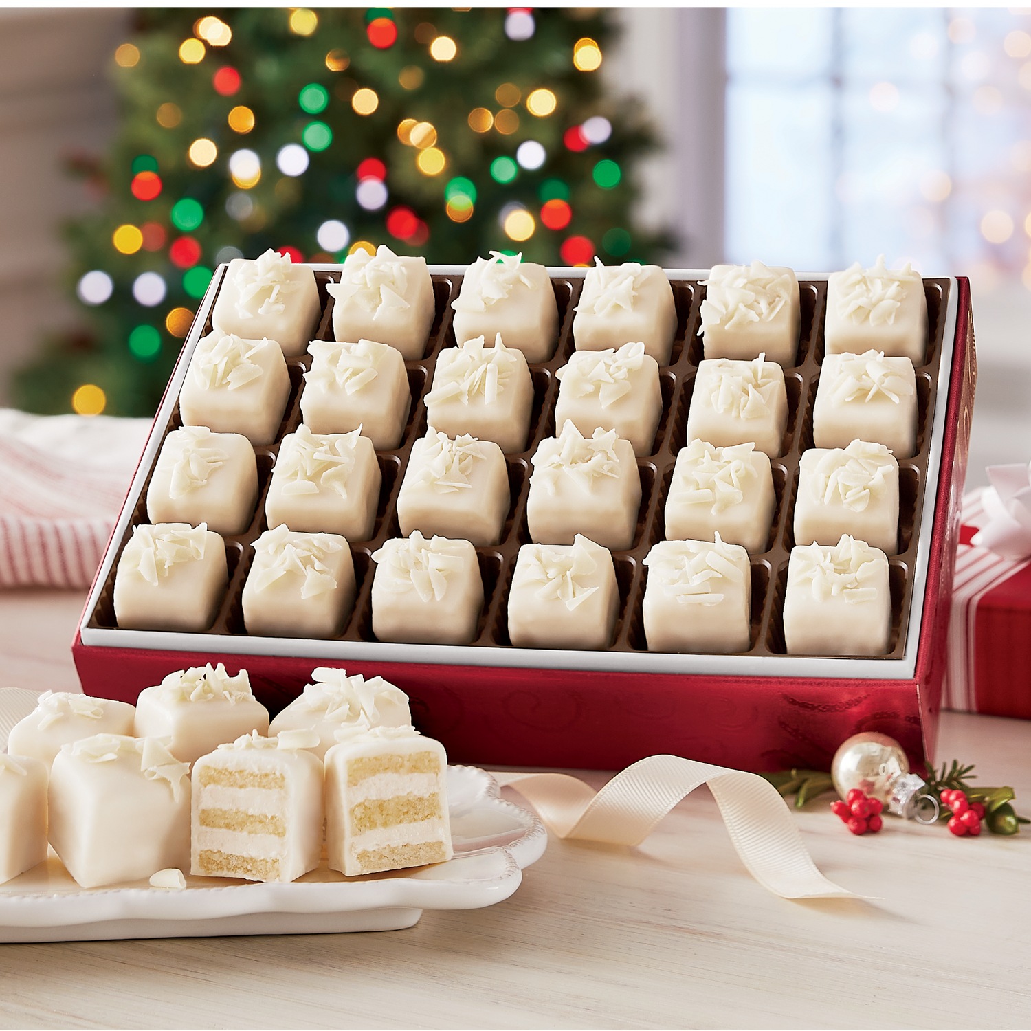 Royal Vanilla Petits Fours | Swiss Colony
