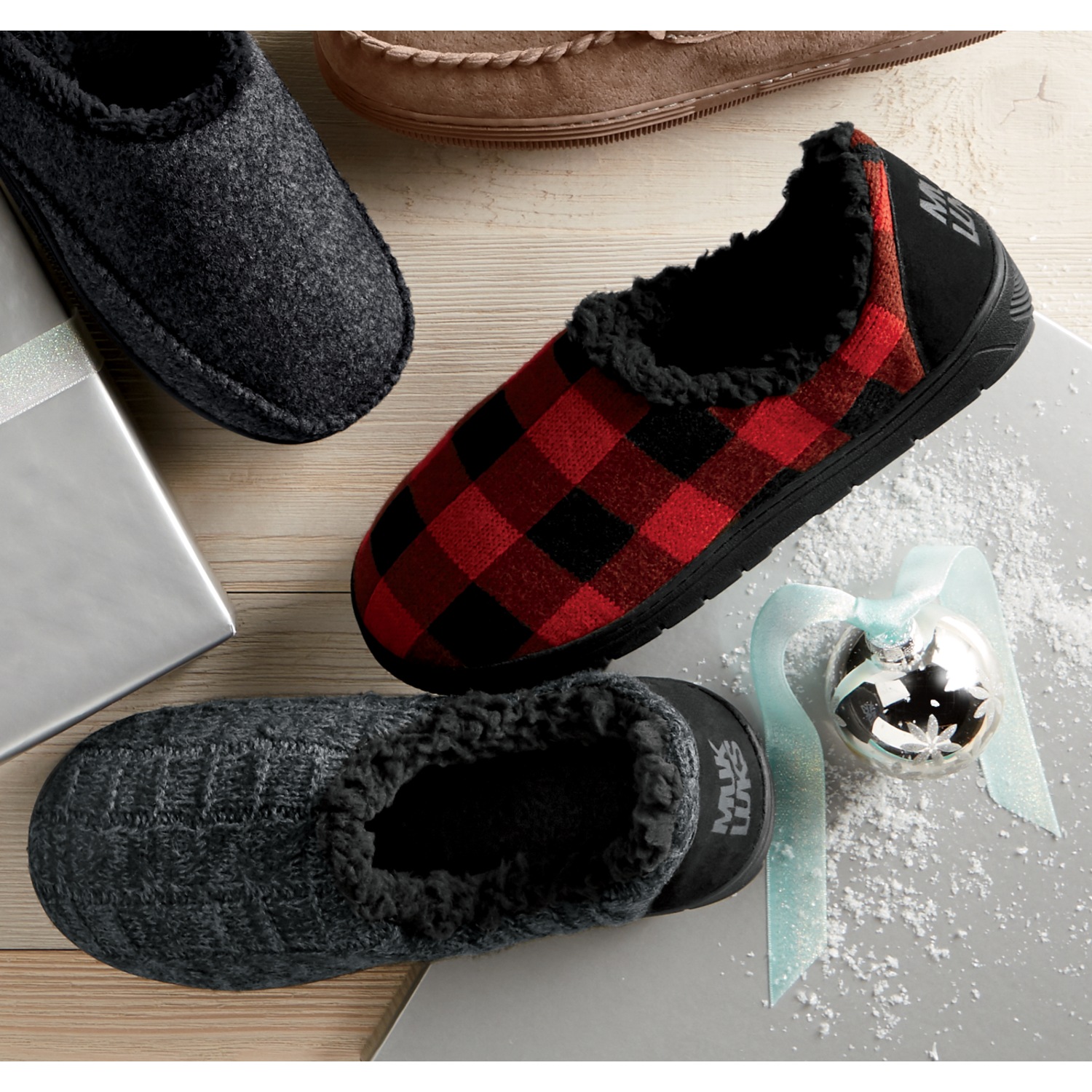 MUK LUKS Men's John Slipper | Swiss Colony